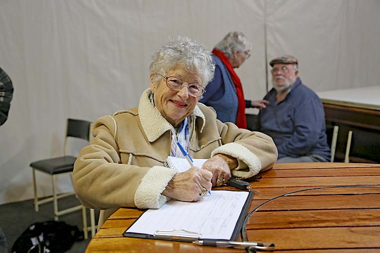 Mount Burr residents send strong message - The Border Watch