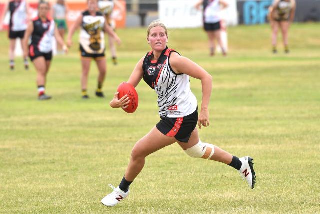 Women’s footy back in town - The Border Watch