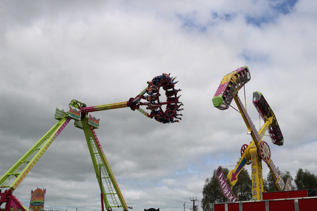 Thousands show up for show - The Border Watch